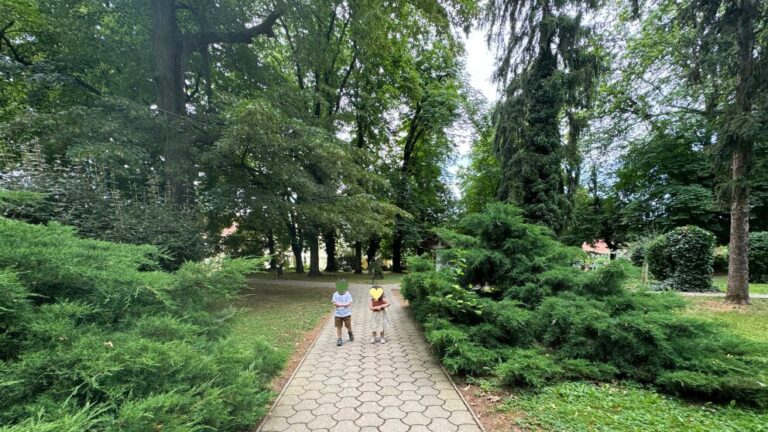 【子連れにおすすめホテル】テーマパークと一体化したBikalのPuchner Castel Hotel! | 旅して暮らすハンガリー